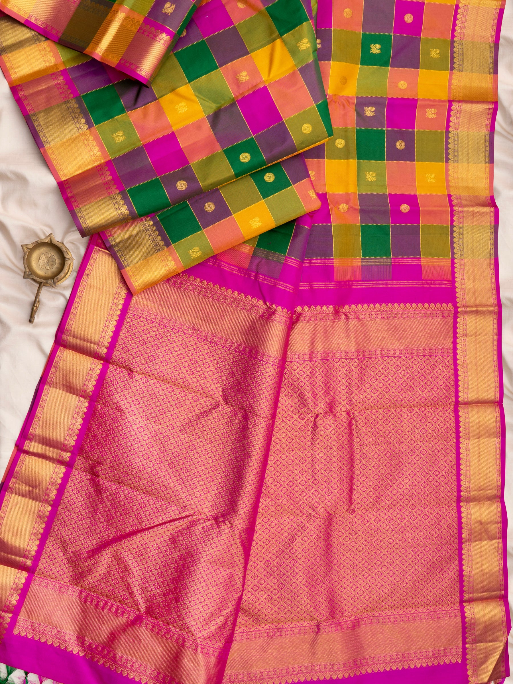 Paalum pazhamum checks/ Arani Silk Saree CLSA9046