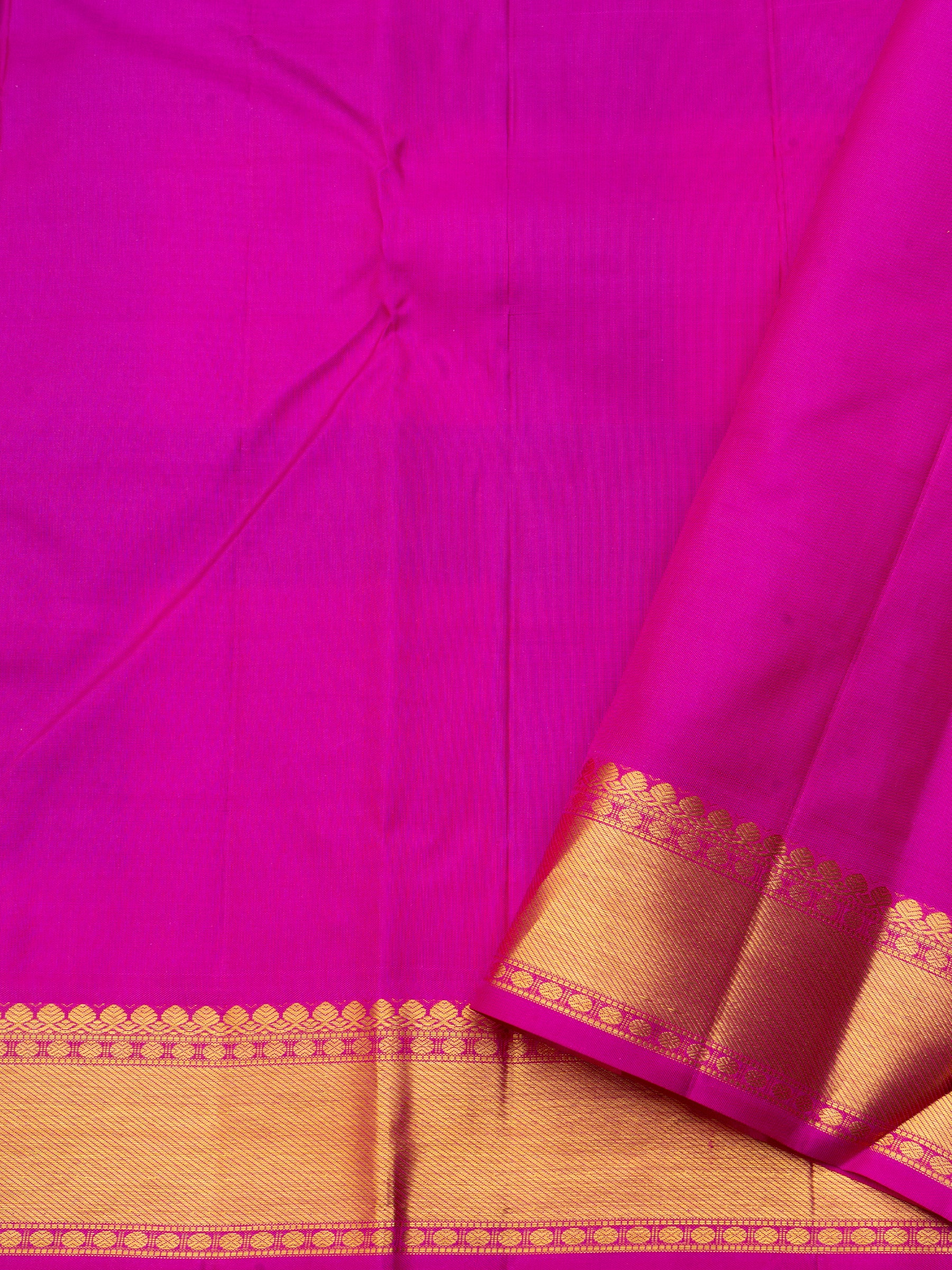Paalum pazhamum checks/ Arani Silk Saree CLSA9046