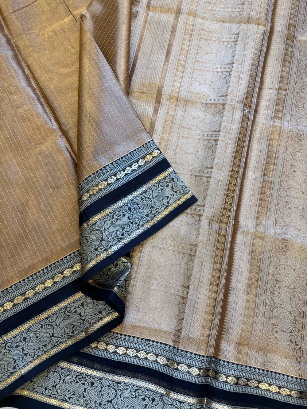 Golden tissue and black / Premium silk cotton